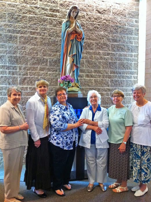 Associate Anne Donoghue renews commitment to Congregation